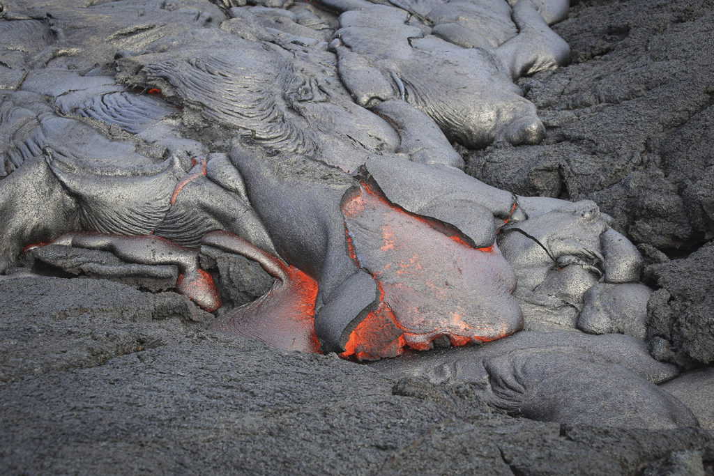 The Lava Drop vase | Moe Hot Glass